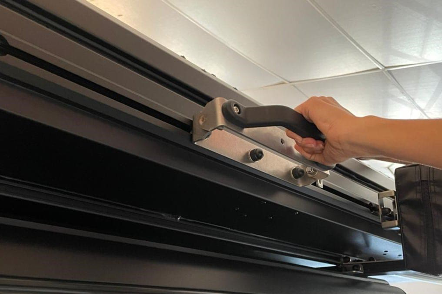 Gen 3-R Grab Handle | Safe & Easy Rooftop Tent Access – alu-cab